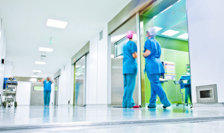 Comprendre le traitement de l’air en milieu hospitalier | France air